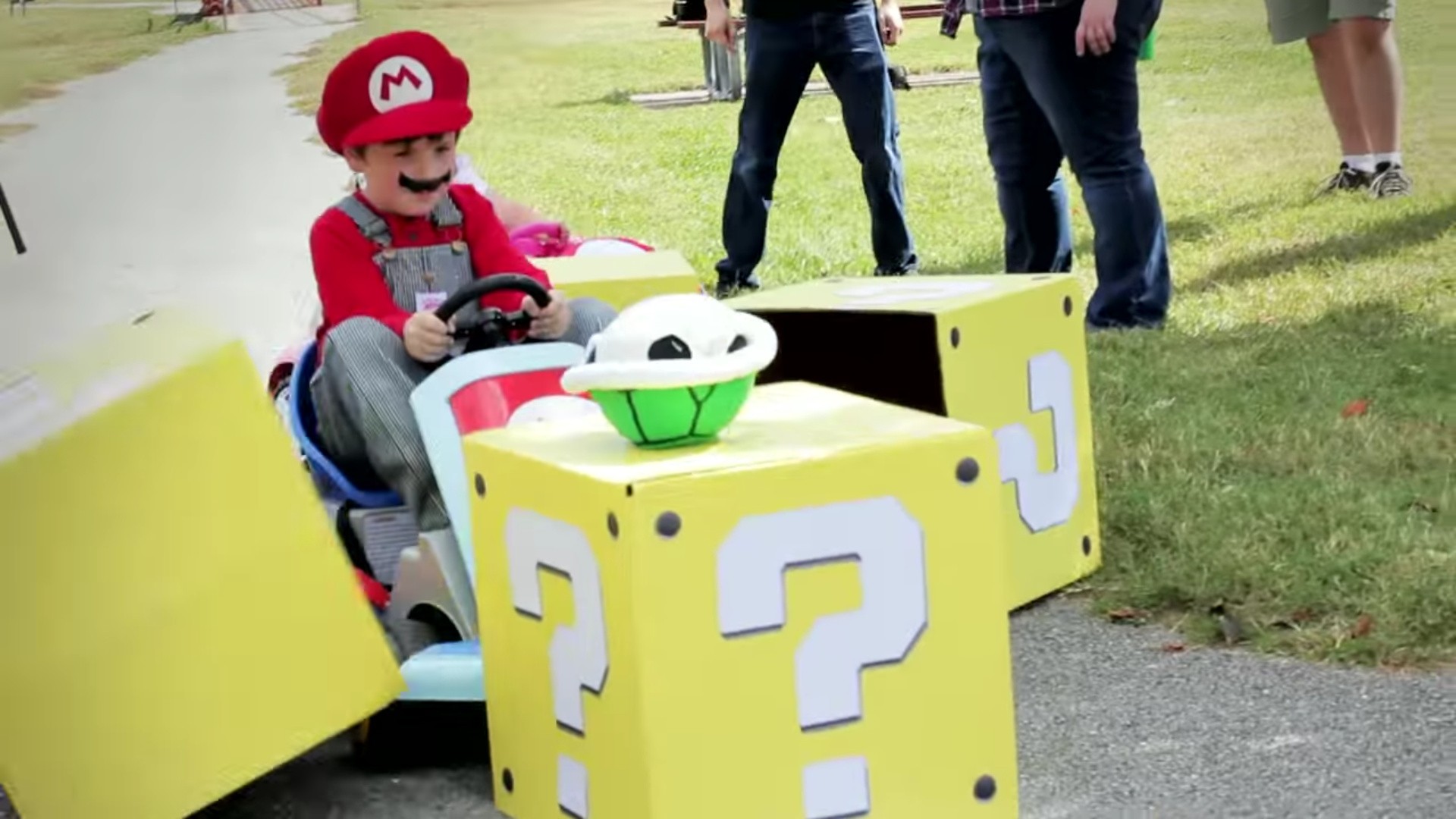 Video: These Kids Might Be The Luckiest Mario Kart Fans In The World ...