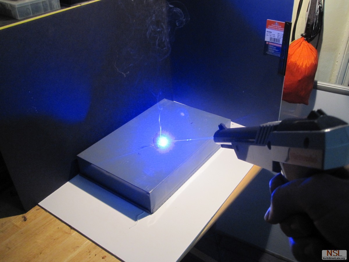 Clever People Turn a NES Zapper Into a Real Laser | Nintendo Life