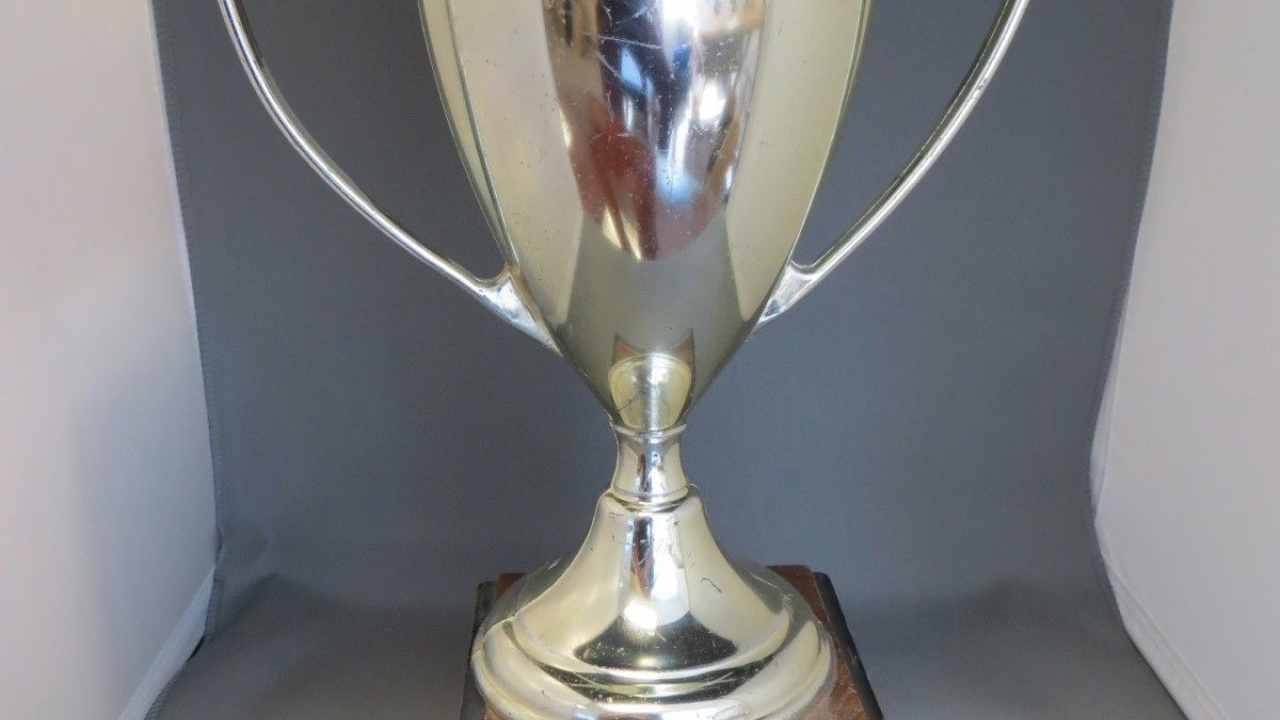 Nintendo World Championships Trophy Up for Auction - Nintendo Life